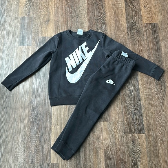 Nike | Matching Sets | Nike Outfit | Poshmark